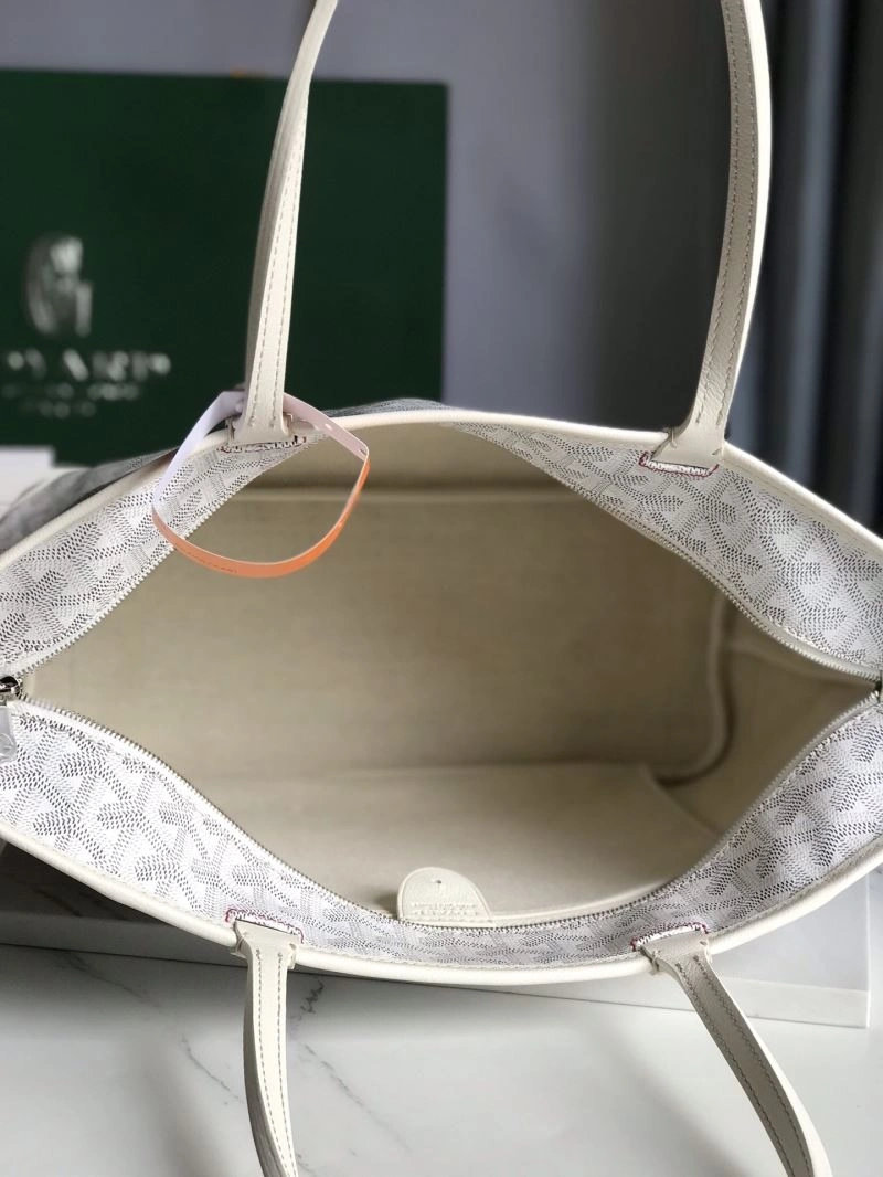 Budget-friendly Goyard Shopping Bags