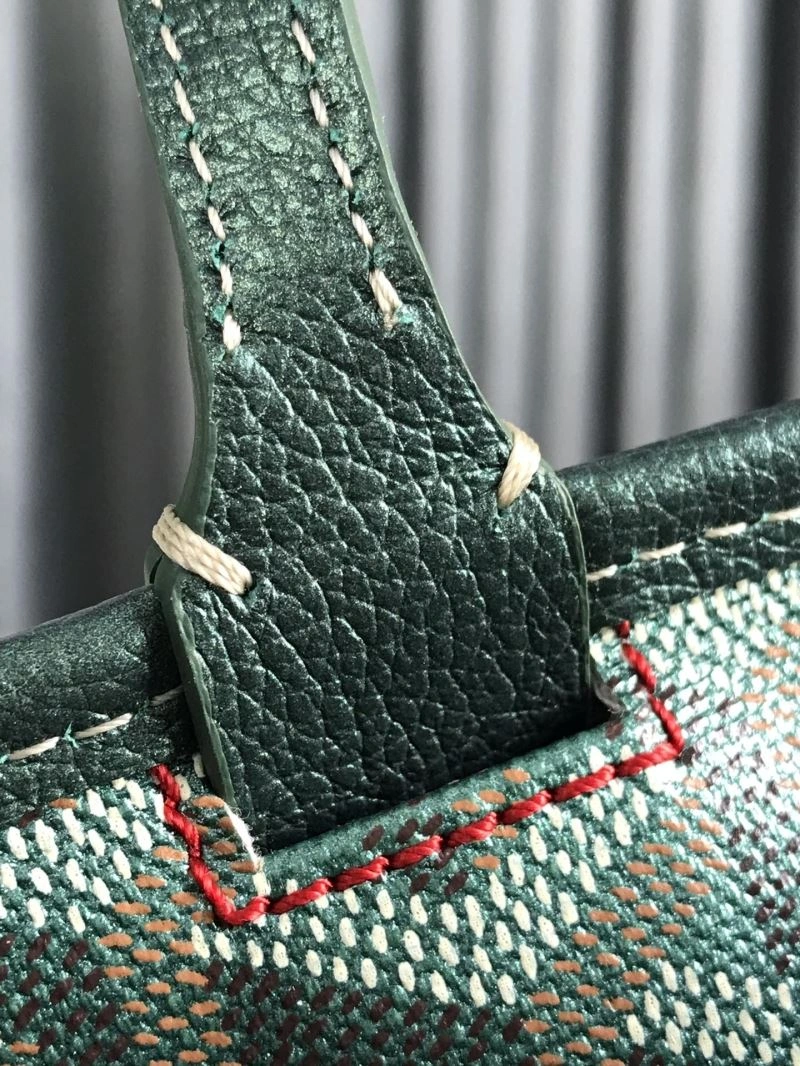 Value-priced Goyard Shopping Bags