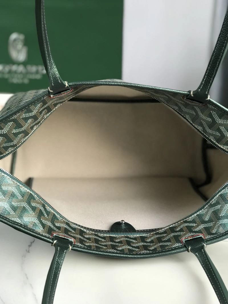 Value-priced Goyard Shopping Bags