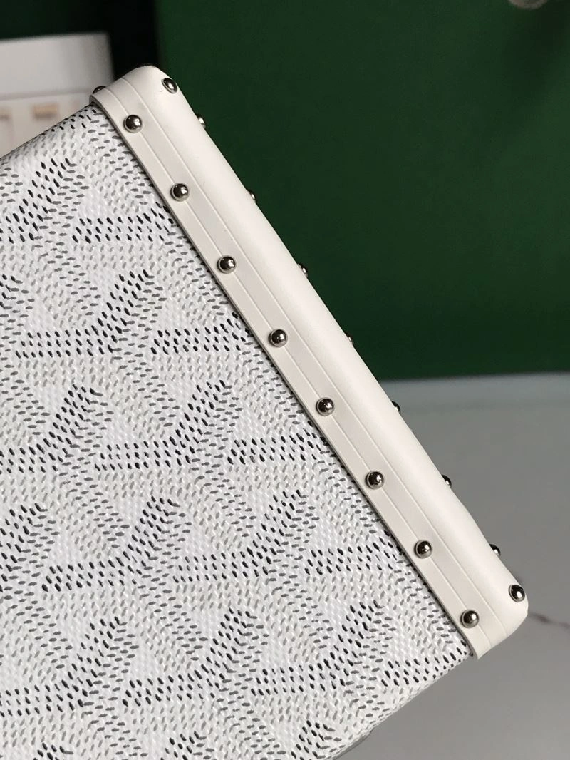 Budget-friendly Goyard Suitcase