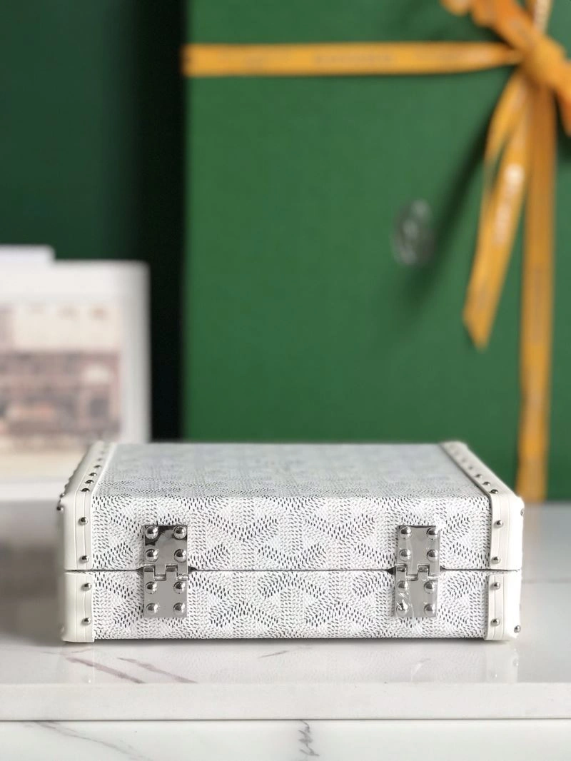 Budget-friendly Goyard Suitcase