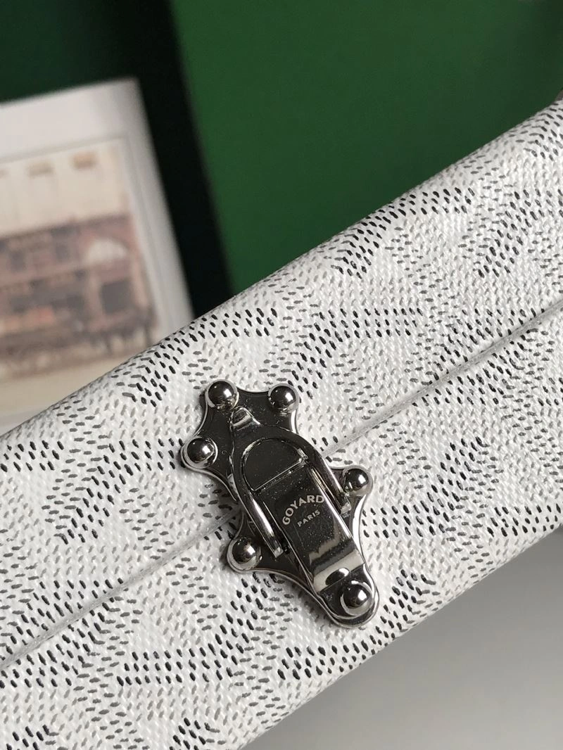 Budget-friendly Goyard Suitcase