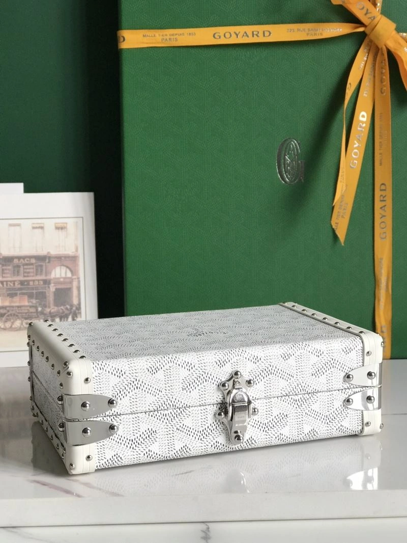 Budget-friendly Goyard Suitcase