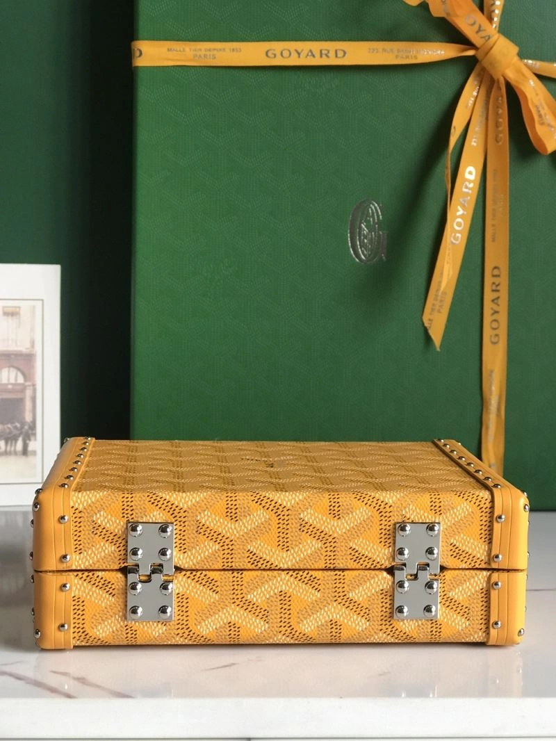 Inexpensive Goyard Suitcase