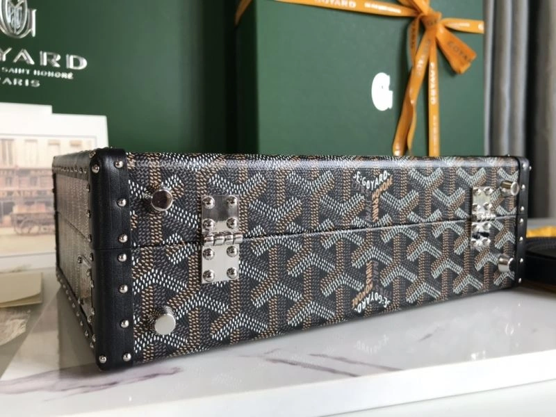Reasonably priced Goyard Suitcase