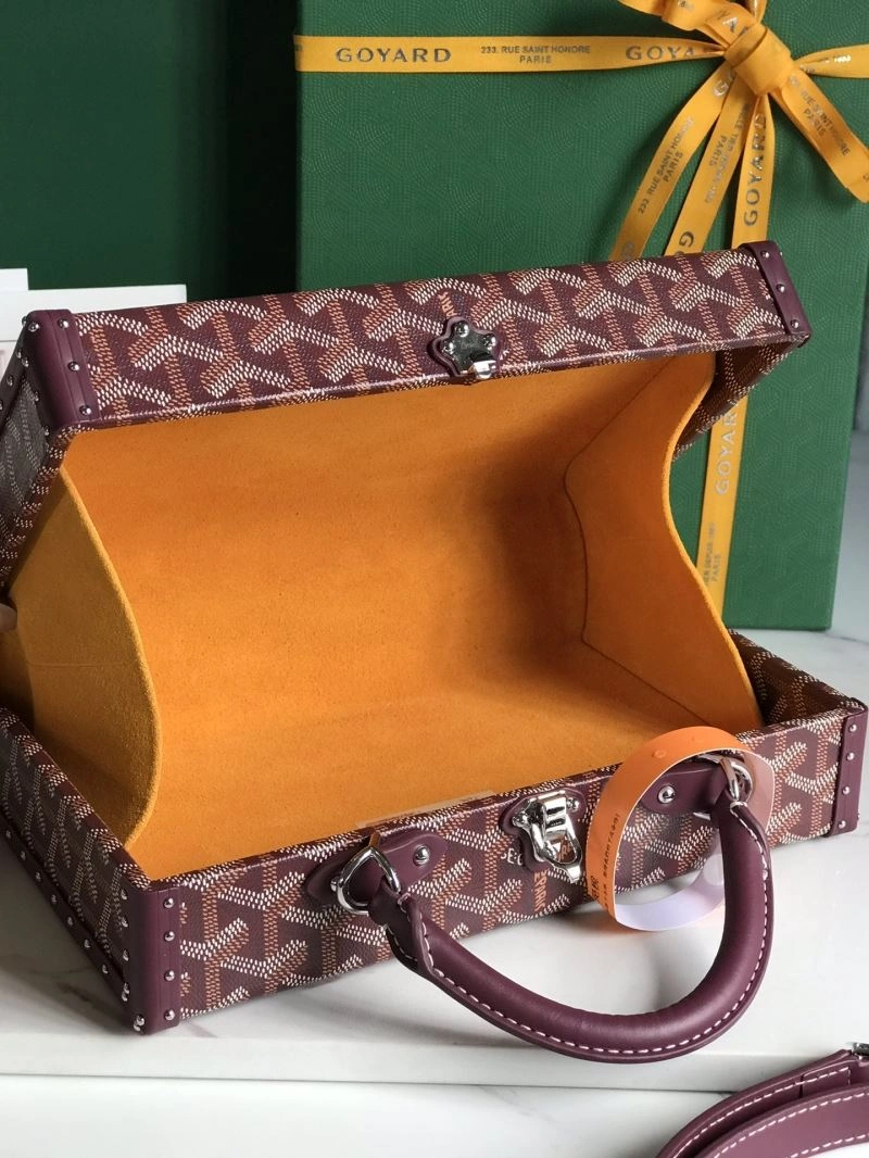 Low-cost Goyard Suitcase
