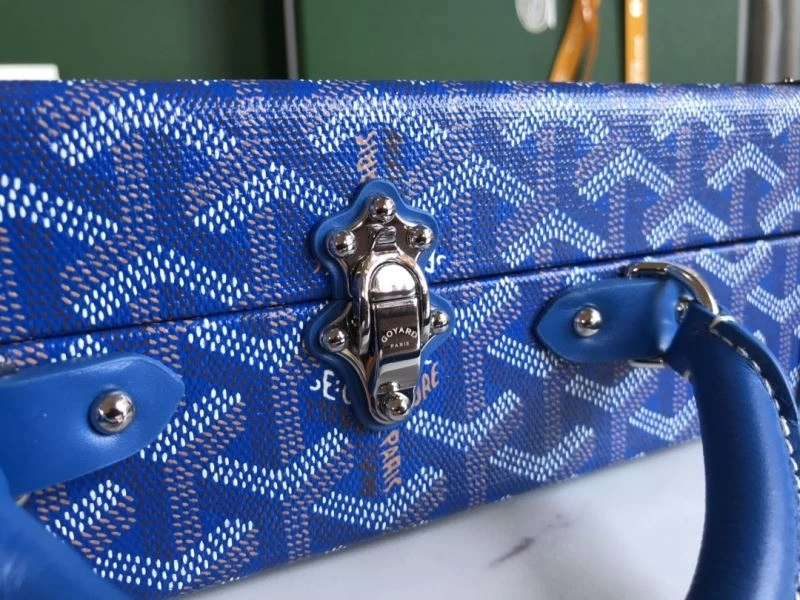 Inexpensive Goyard Suitcase