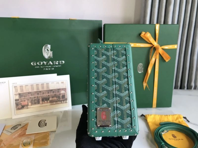 Budget-friendly Goyard Suitcase
