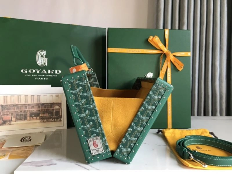 Budget-friendly Goyard Suitcase