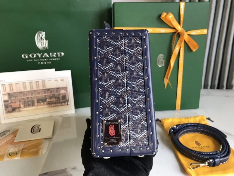 Budget-friendly Goyard Suitcase