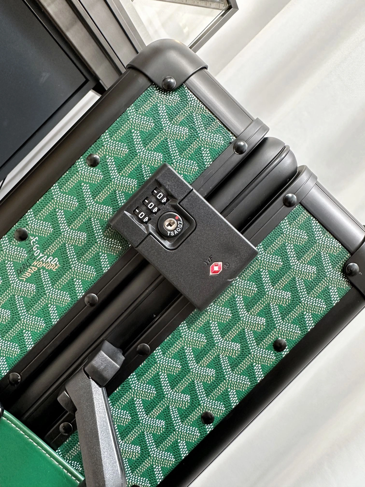 Top mirror Goyard Suitcase