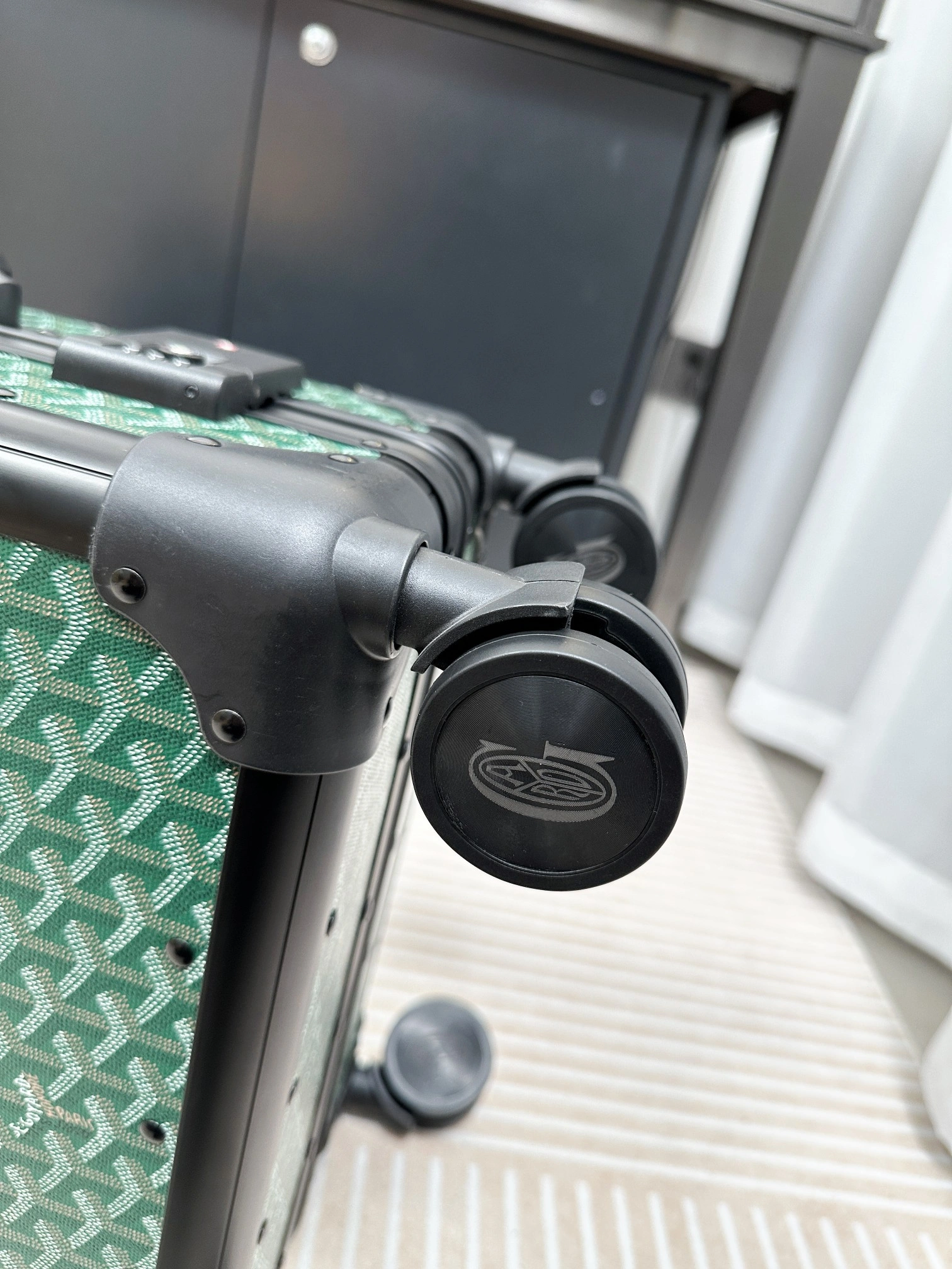 Top mirror Goyard Suitcase