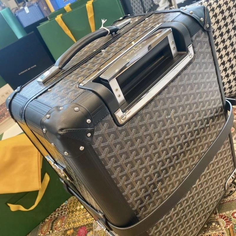 Low-cost Goyard Suitcase