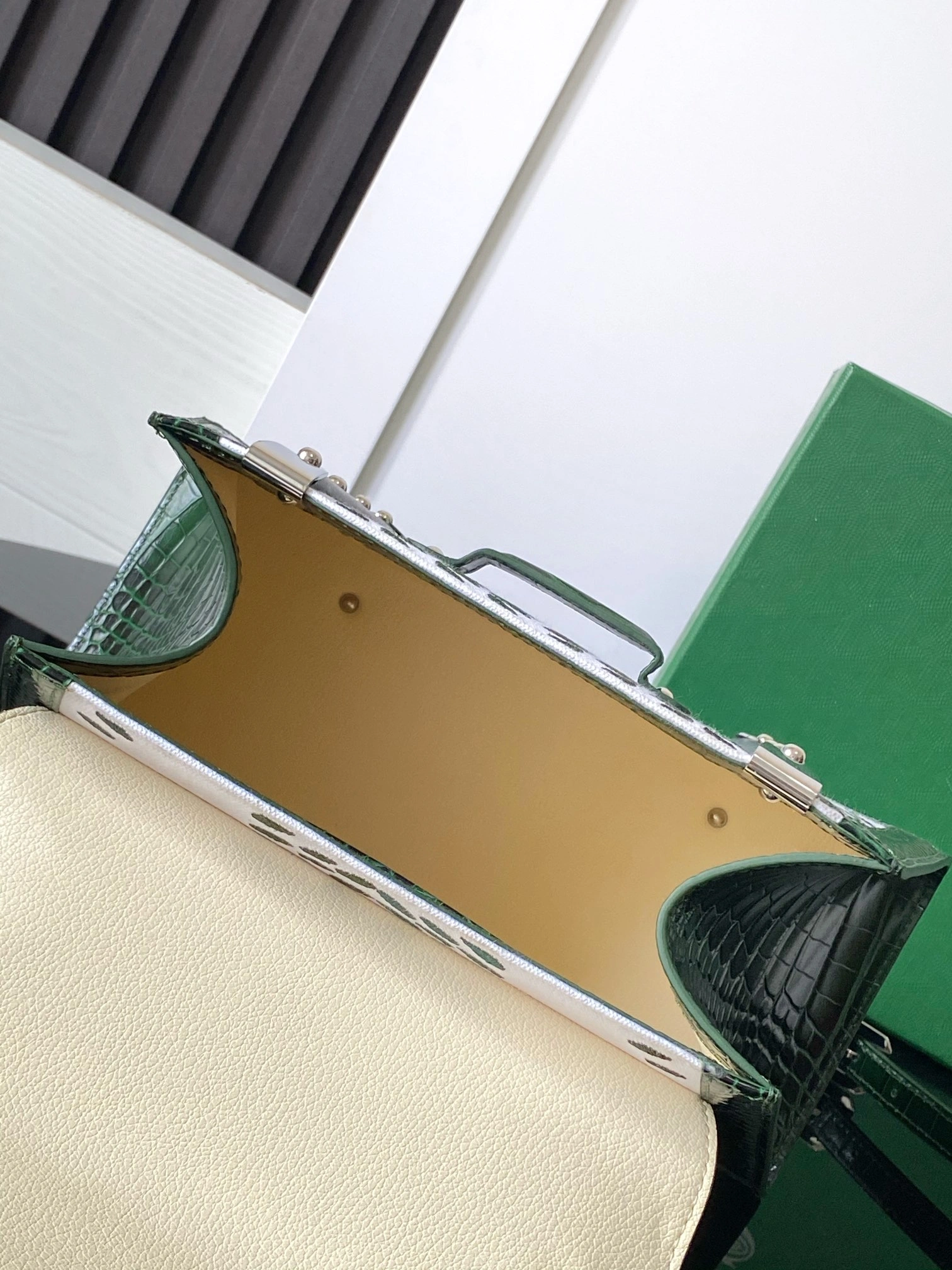 Bargain Goyard Top Handle Bags