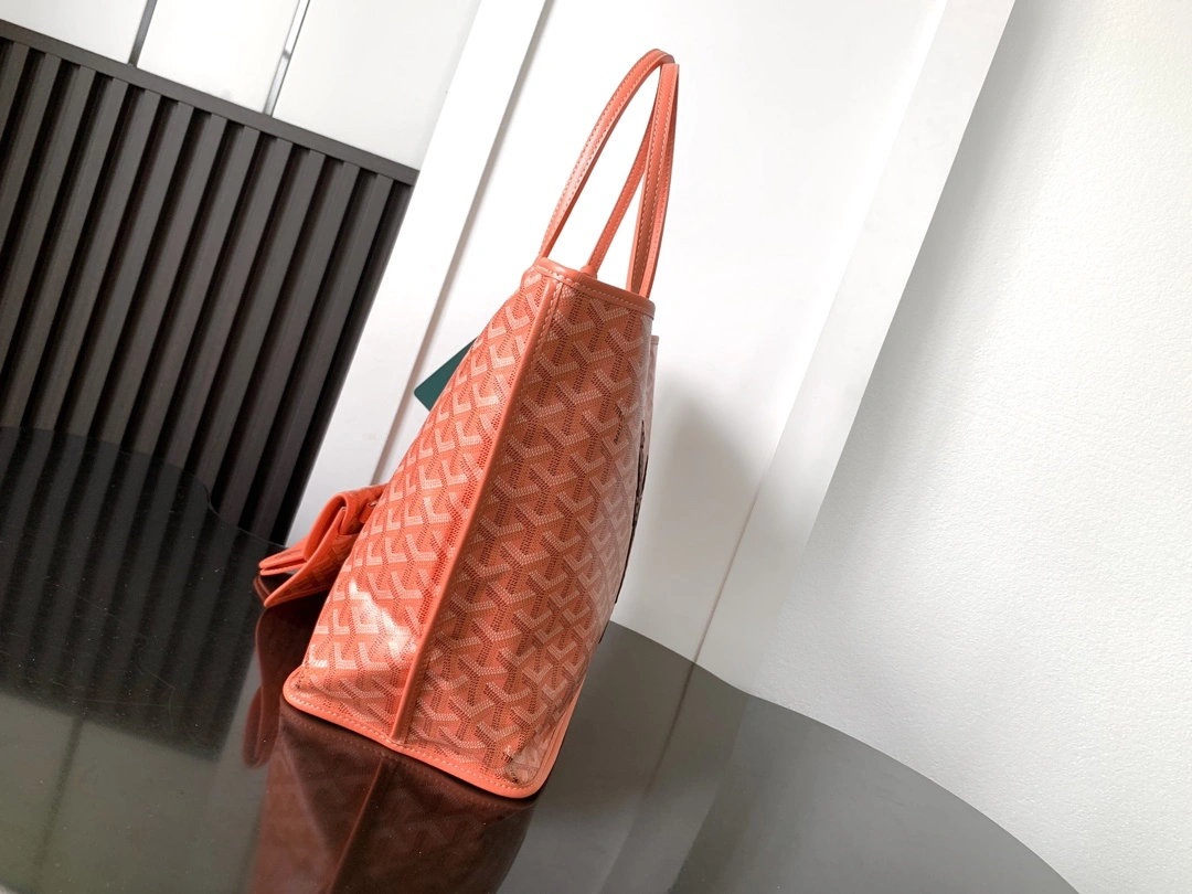 Low-cost Goyard Wallets