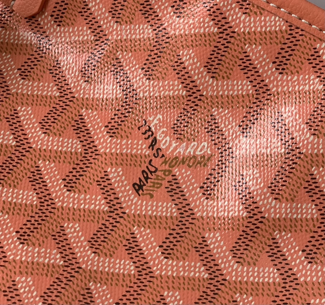Low-cost Goyard Wallets