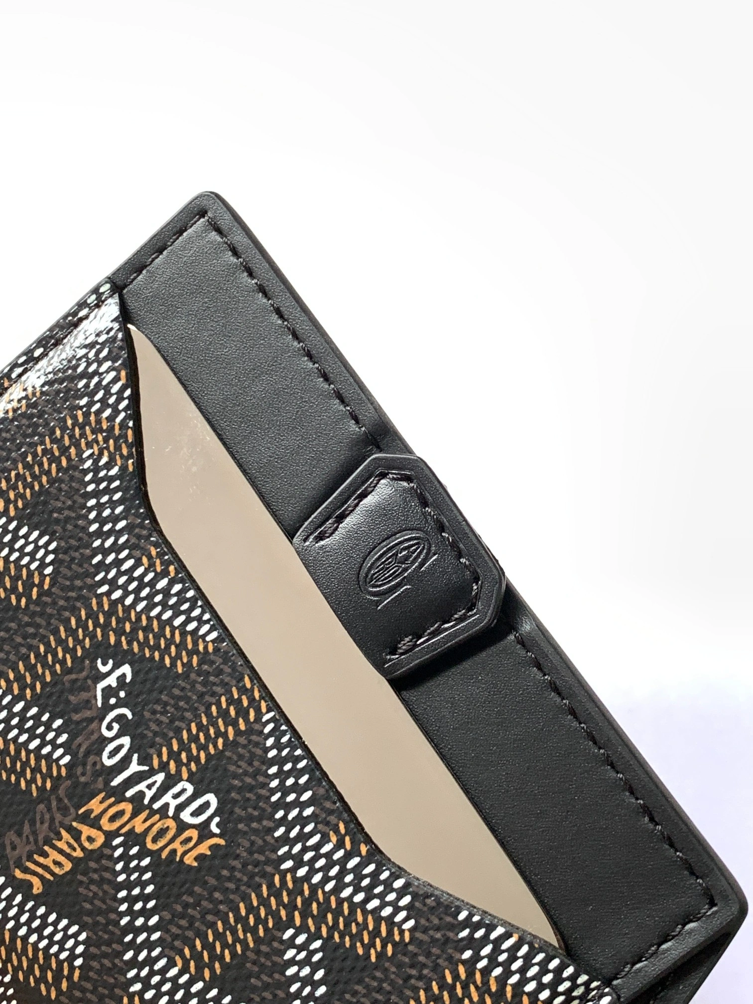 Low-cost Goyard Wallets