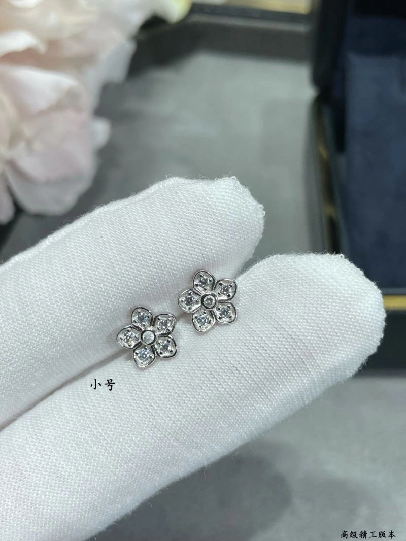 Low-cost Graff Earrings