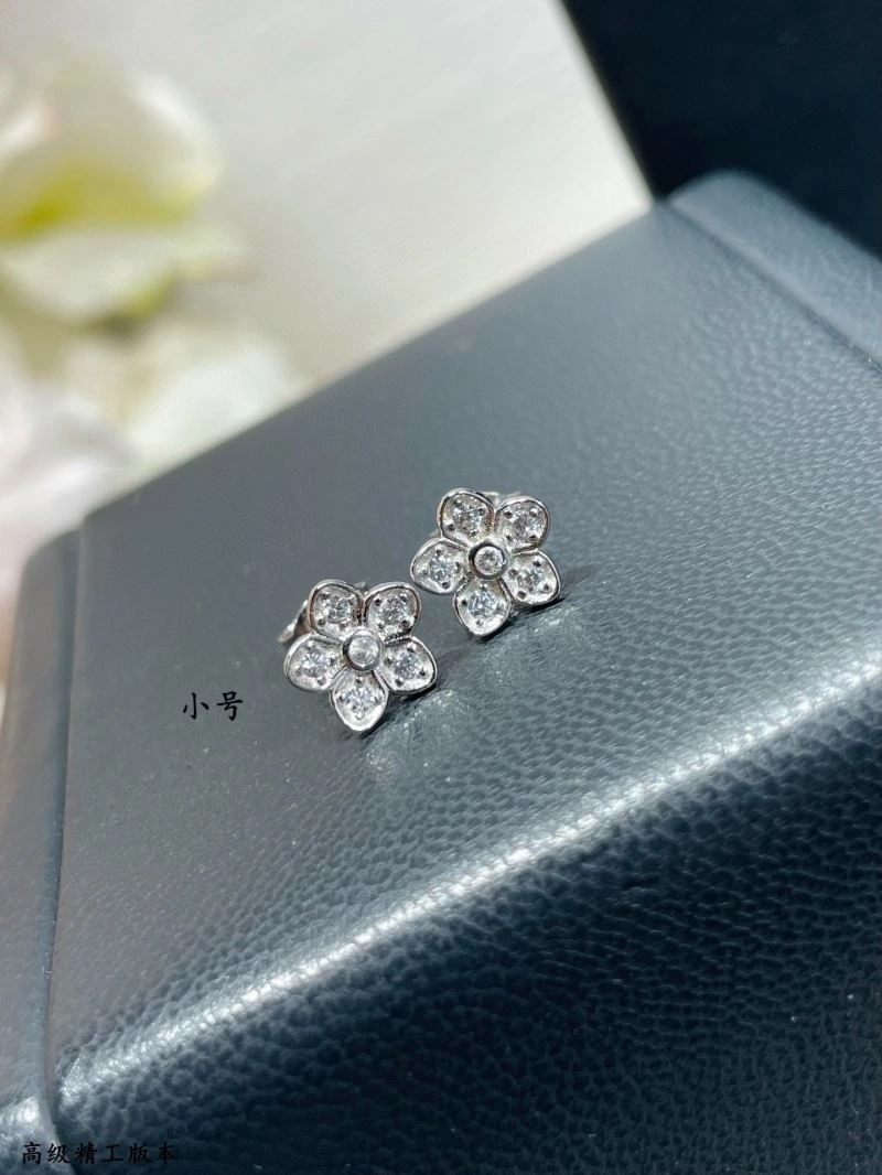 Low-cost Graff Earrings