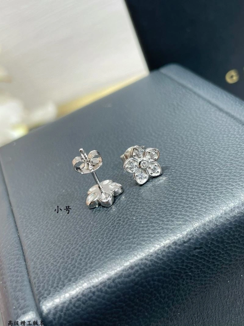 Low-cost Graff Earrings