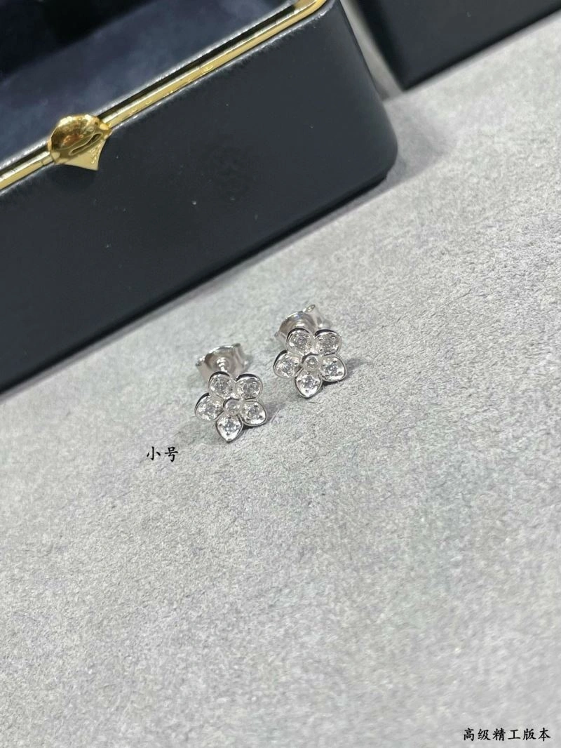 Low-cost Graff Earrings