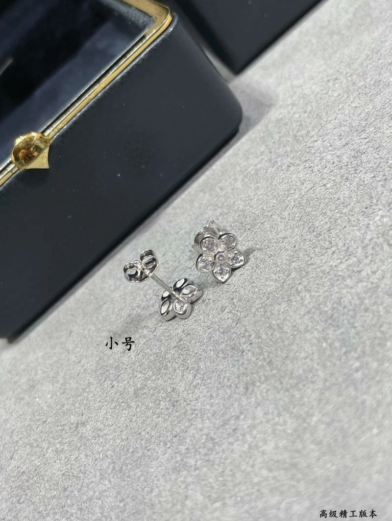 Low-cost Graff Earrings