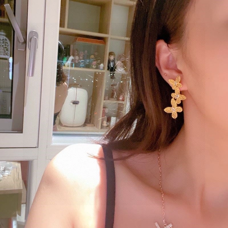Factory-made Graff Earrings