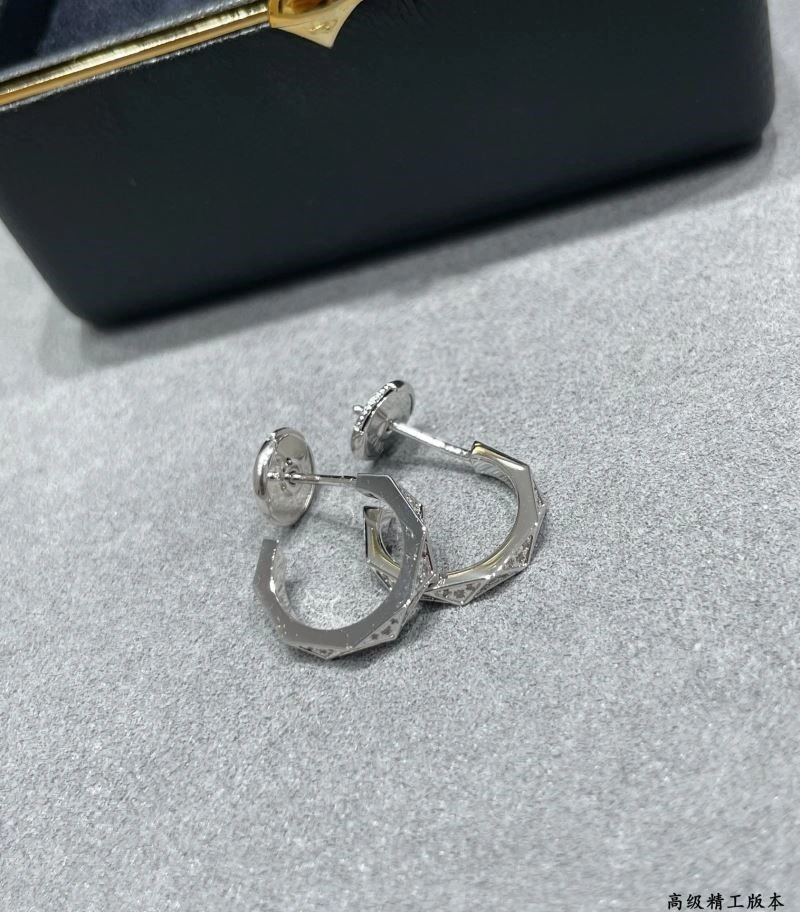 Low-cost Graff Earrings