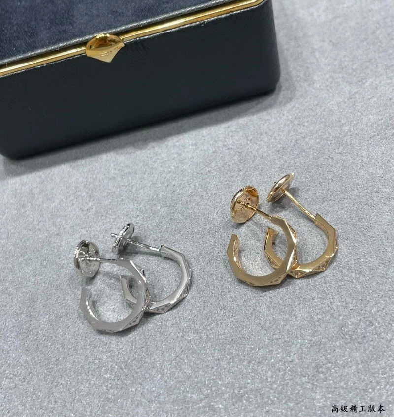 Low-cost Graff Earrings