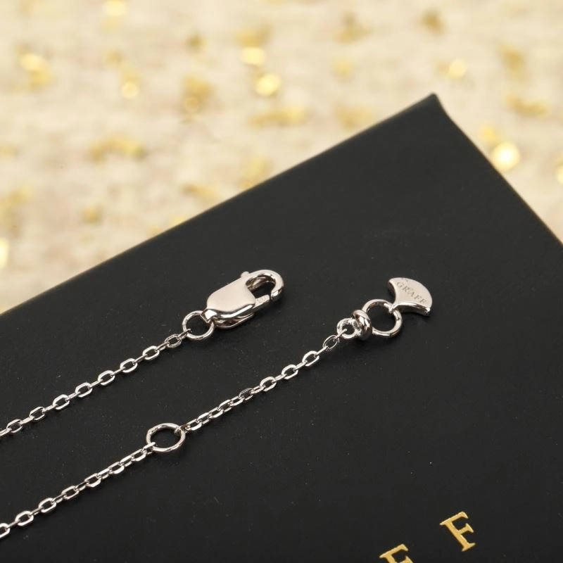 Indistinguishable Graff Necklaces