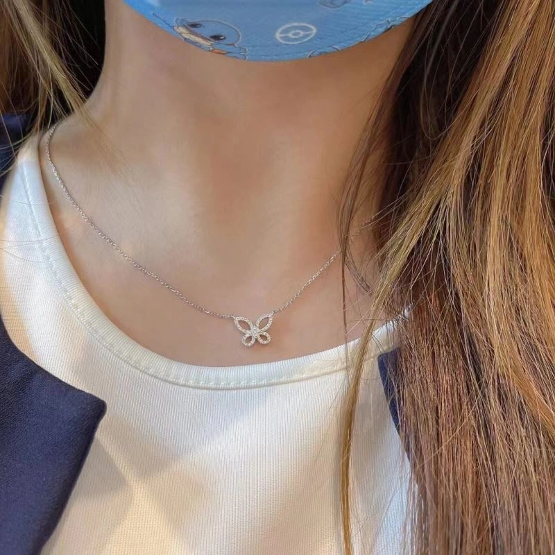 Indistinguishable Graff Necklaces