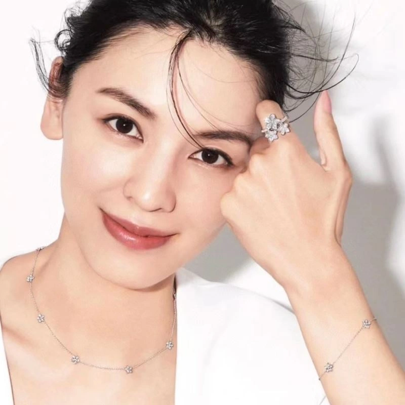 Accurate model Graff Necklaces