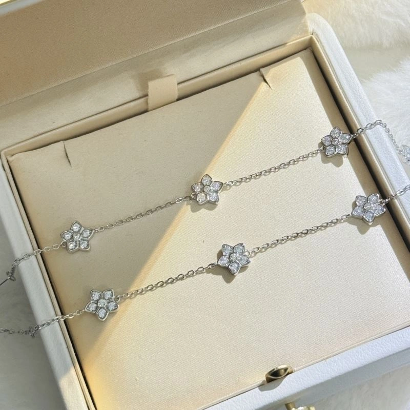 Accurate model Graff Necklaces