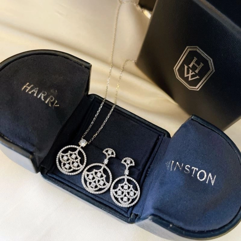 Value-priced Graff Necklaces