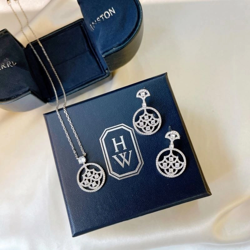 Value-priced Graff Necklaces