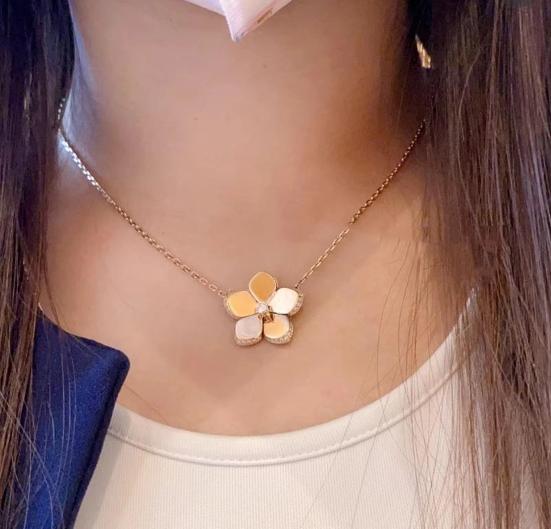 Original Graff Necklaces