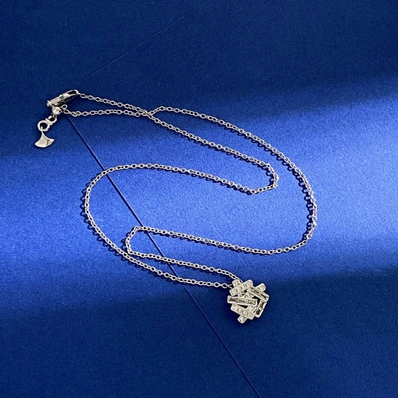 Cut-rate Graff Necklaces