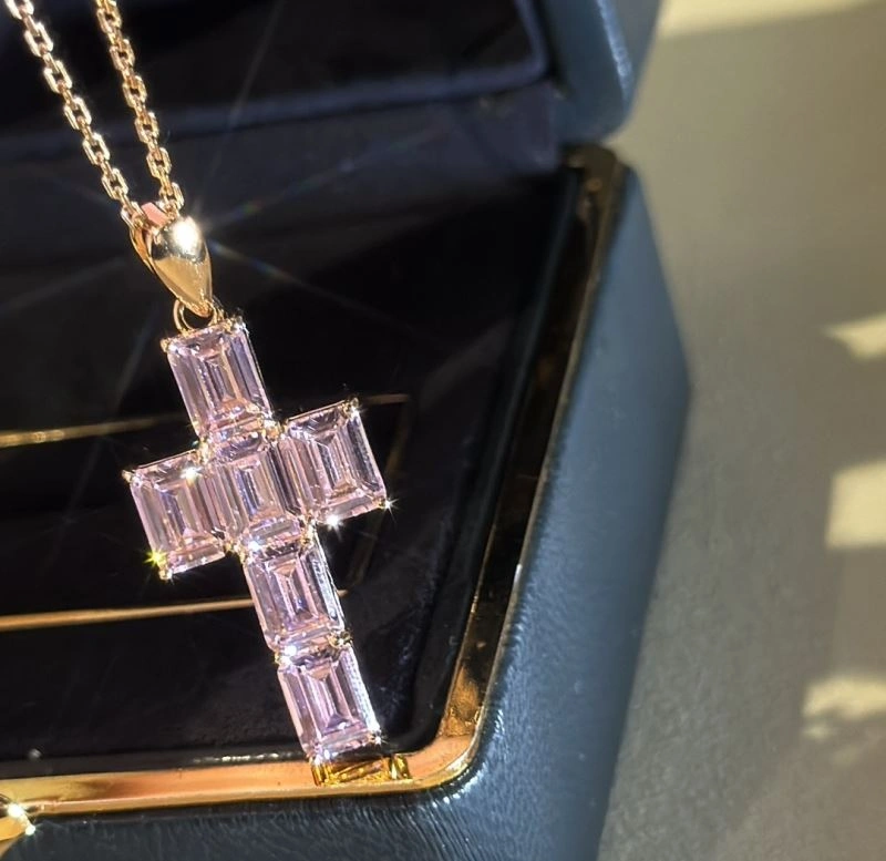 Discounted Graff Necklaces