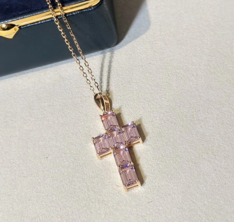 Discounted Graff Necklaces