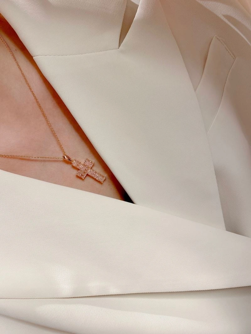 Discounted Graff Necklaces