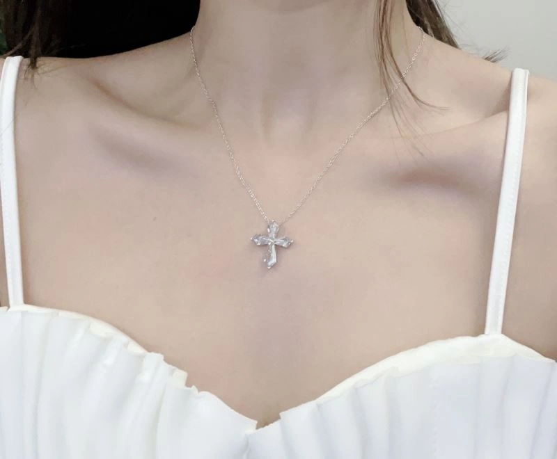 Bargain Graff Necklaces