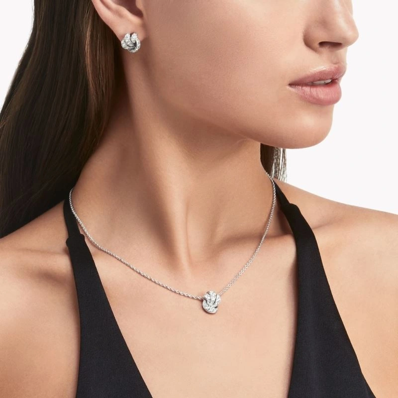Accurate model Graff Necklaces