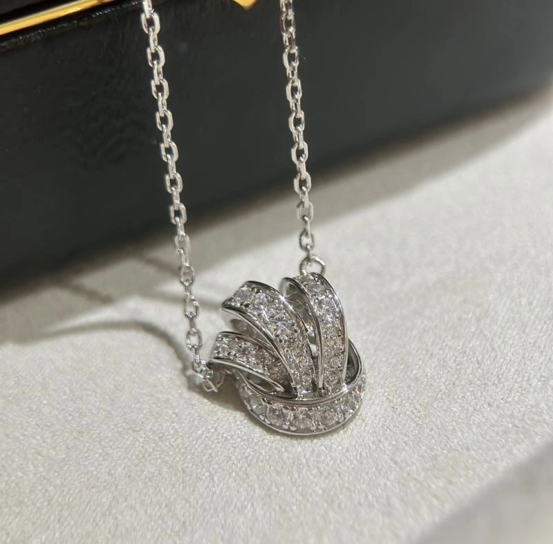 Accurate model Graff Necklaces