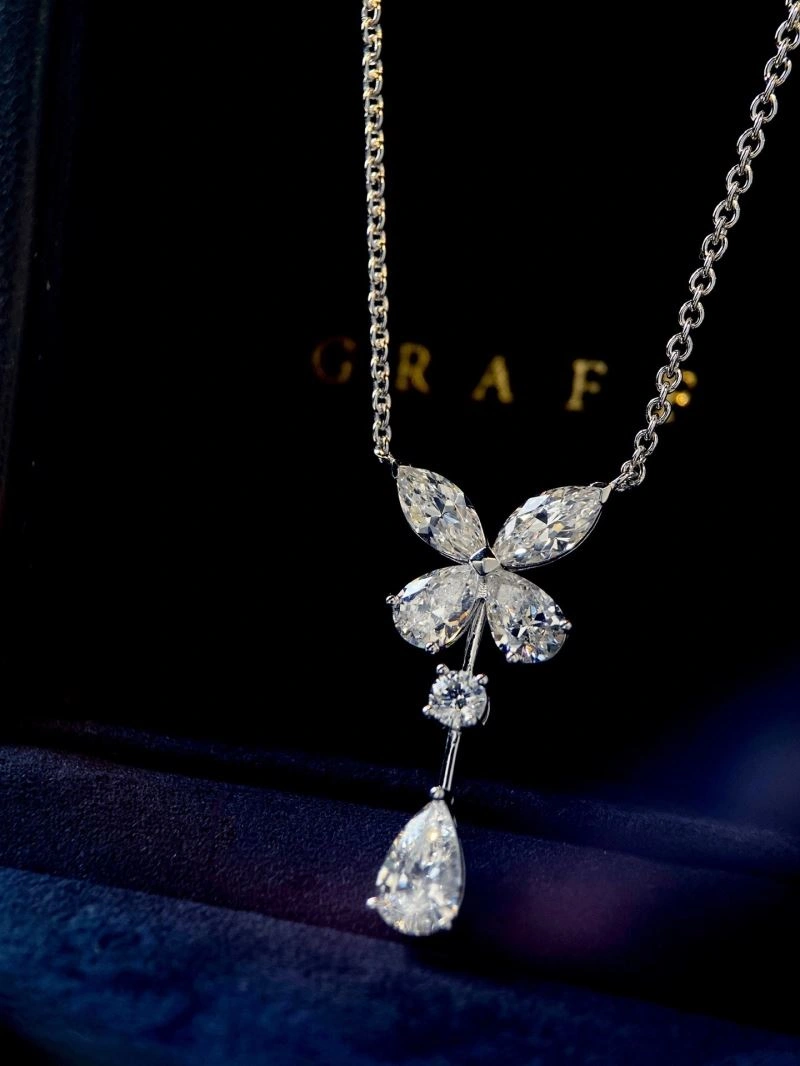 Low-cost Graff Necklaces