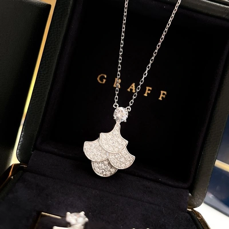 Low-cost Graff Necklaces