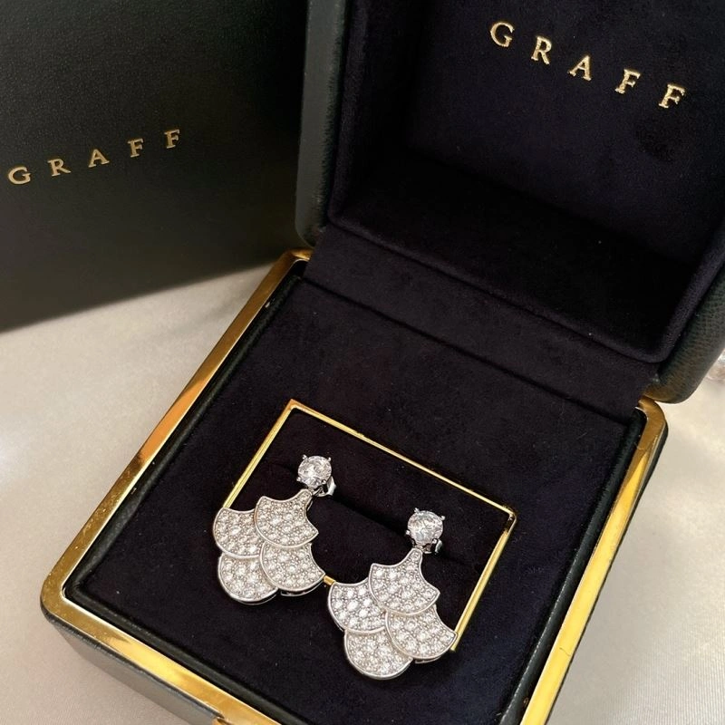 Low-cost Graff Necklaces