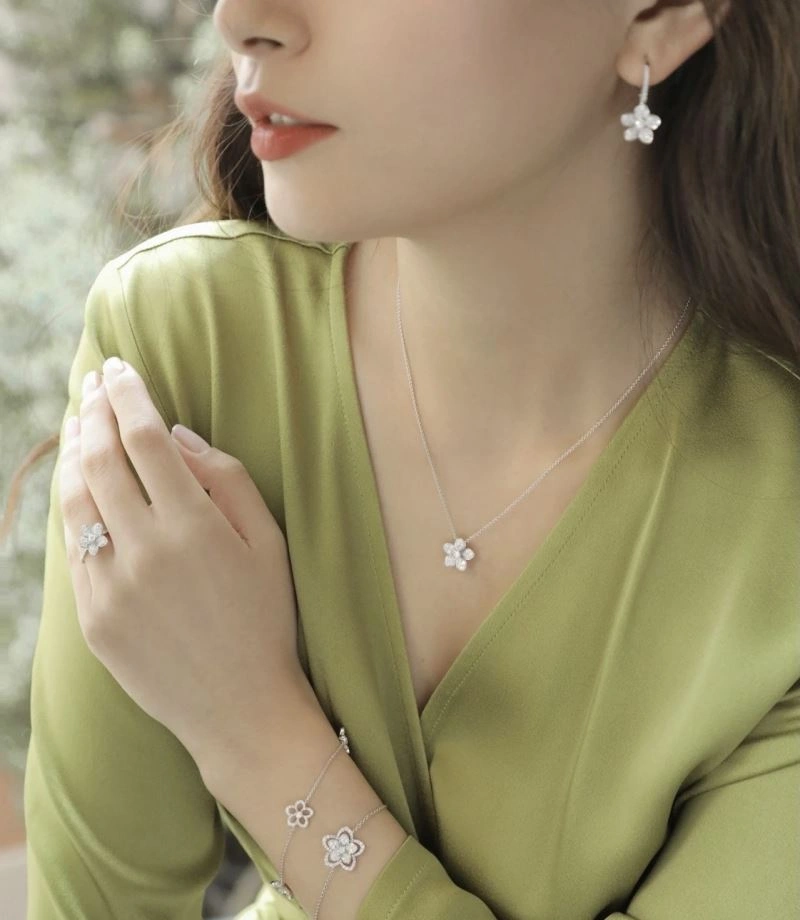 Precise copy Graff Necklaces