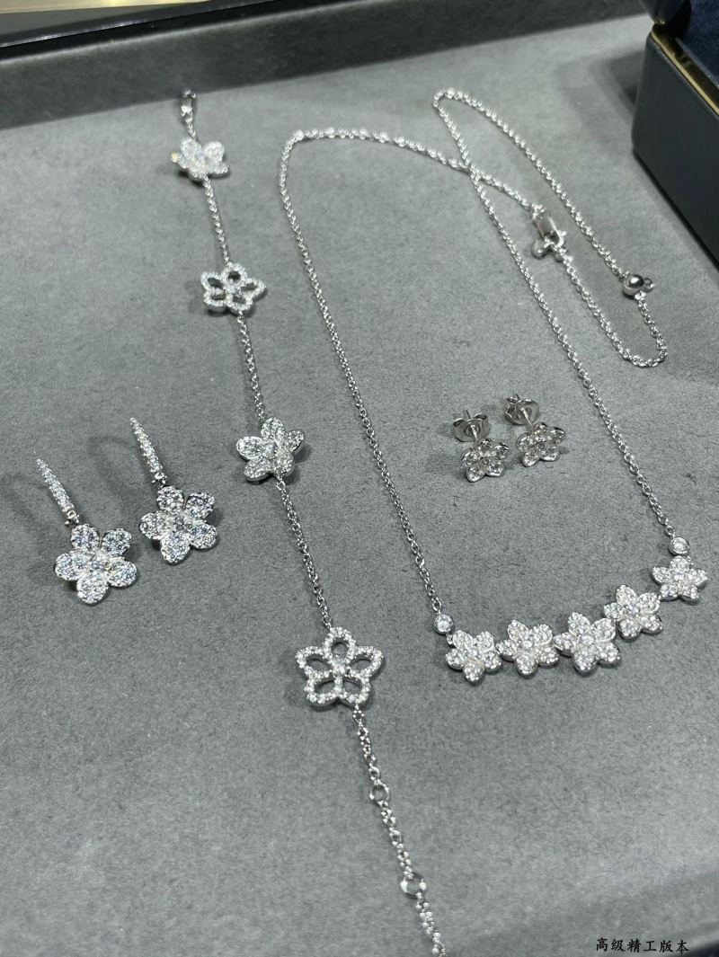 Value-priced Graff Necklaces