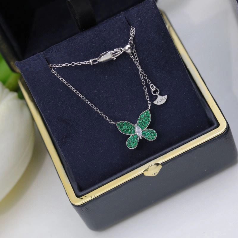 Indistinguishable Graff Necklaces