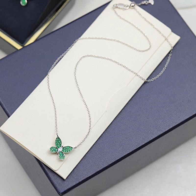 Indistinguishable Graff Necklaces